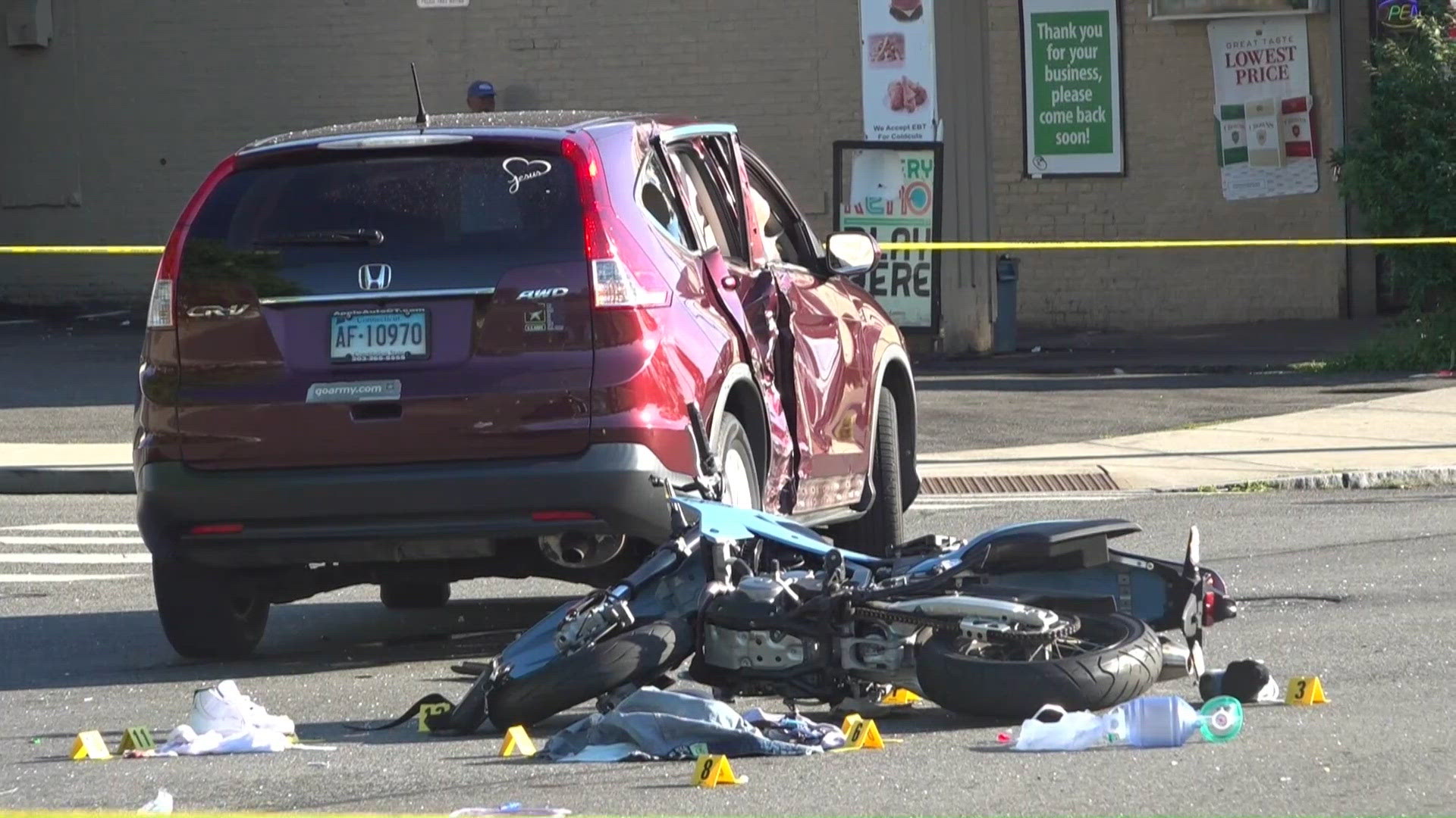 Moped rider suffers traumatic injuries in Meriden crash | fox61.com