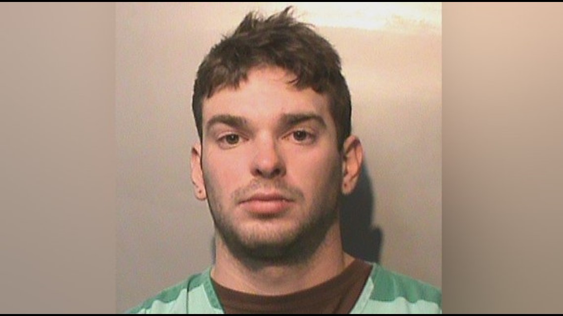 Loaded gun found on inmate at Iowa jail | fox61.com