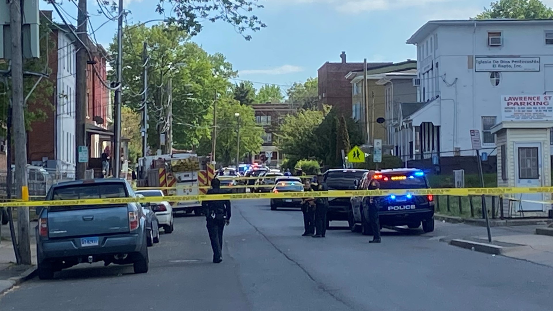 Three people shot in two shootings in Hartford | fox61.com