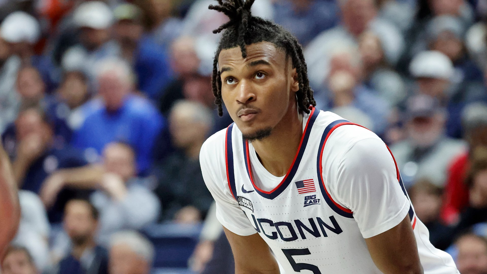 Stephon Castle to miss 2 to 4 weeks for UConn with knee injury | fox61.com