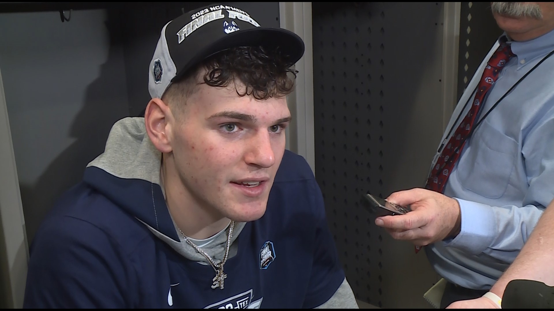 UConn's Donovan Clingan reacts to Elite 8 win over Gonzaga | Full Interview | fox61.com
