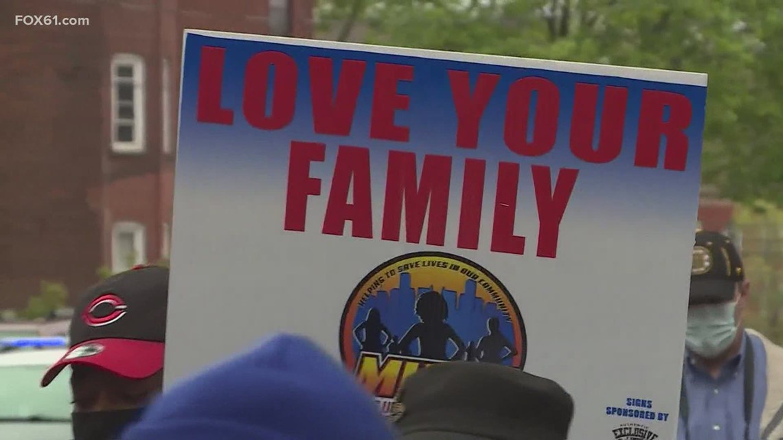 Larson, Mothers United Against Violence tour Hartford's North End in push to reduce gun violence ...