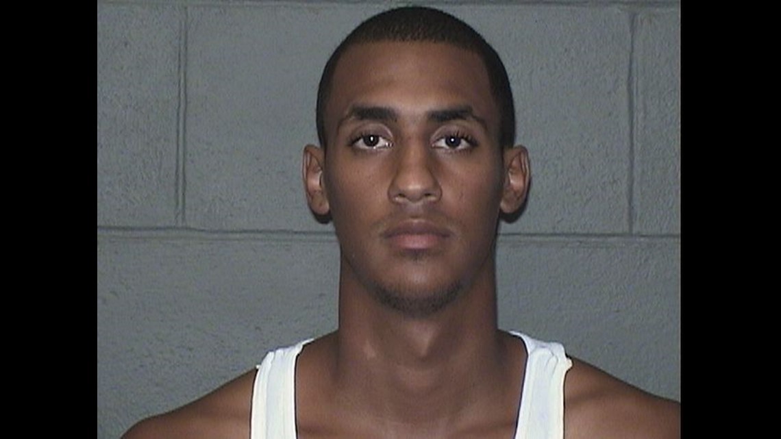 Three Arrested In Mobile Phone Scam | fox61.com