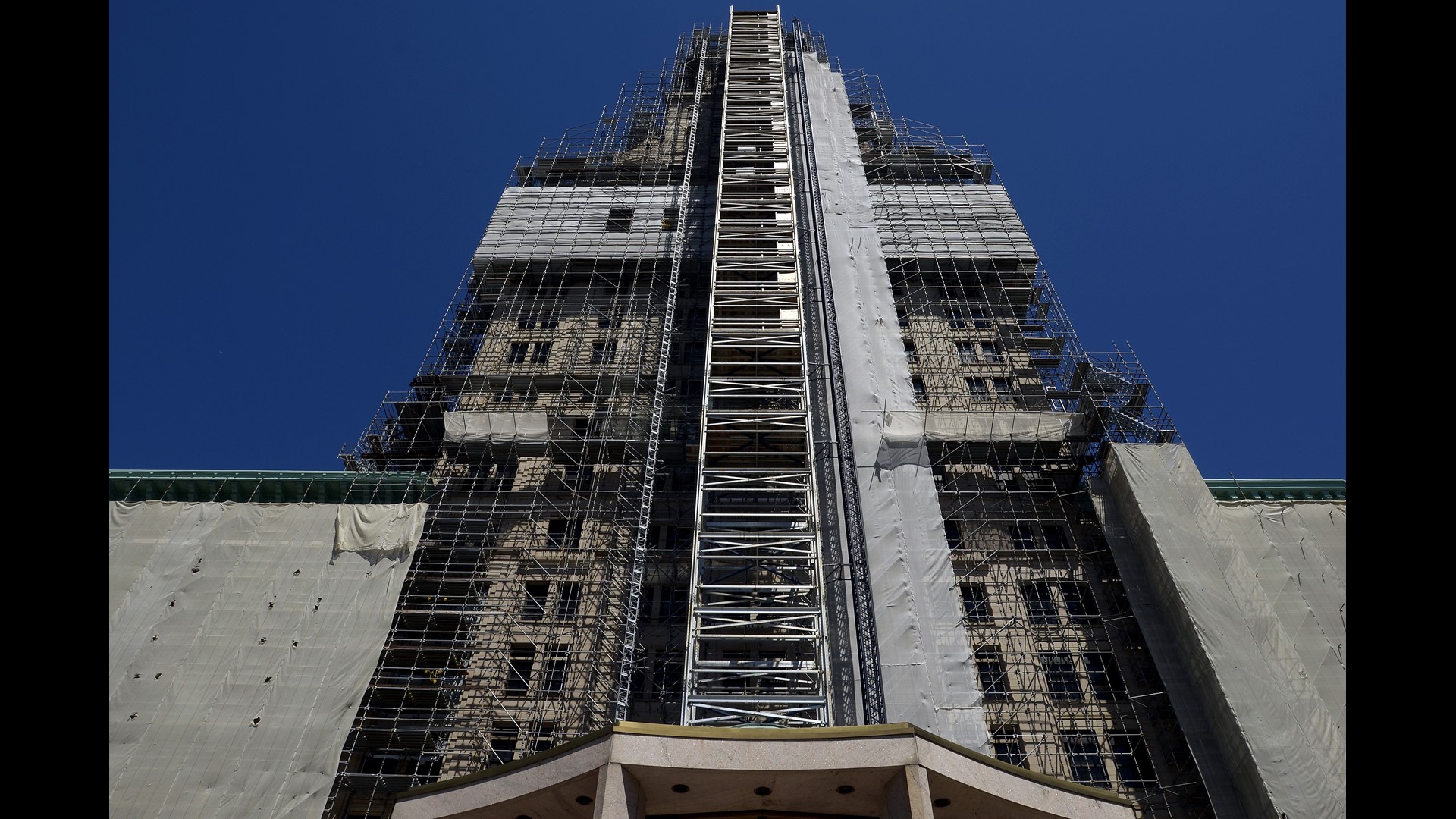 Scaffolding Shrouds Travelers Tower For $30M Face-Lift | fox61.com