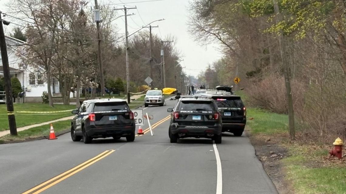 4 people killed in 3-car Newington crash | fox61.com