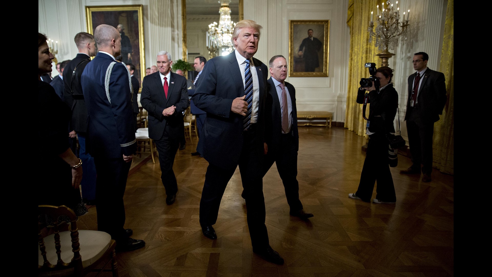 President Trump goes to work | fox61.com
