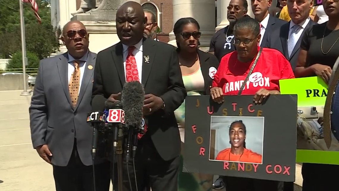 Family of Randy Cox hurt in police van seek civil rights charges ...