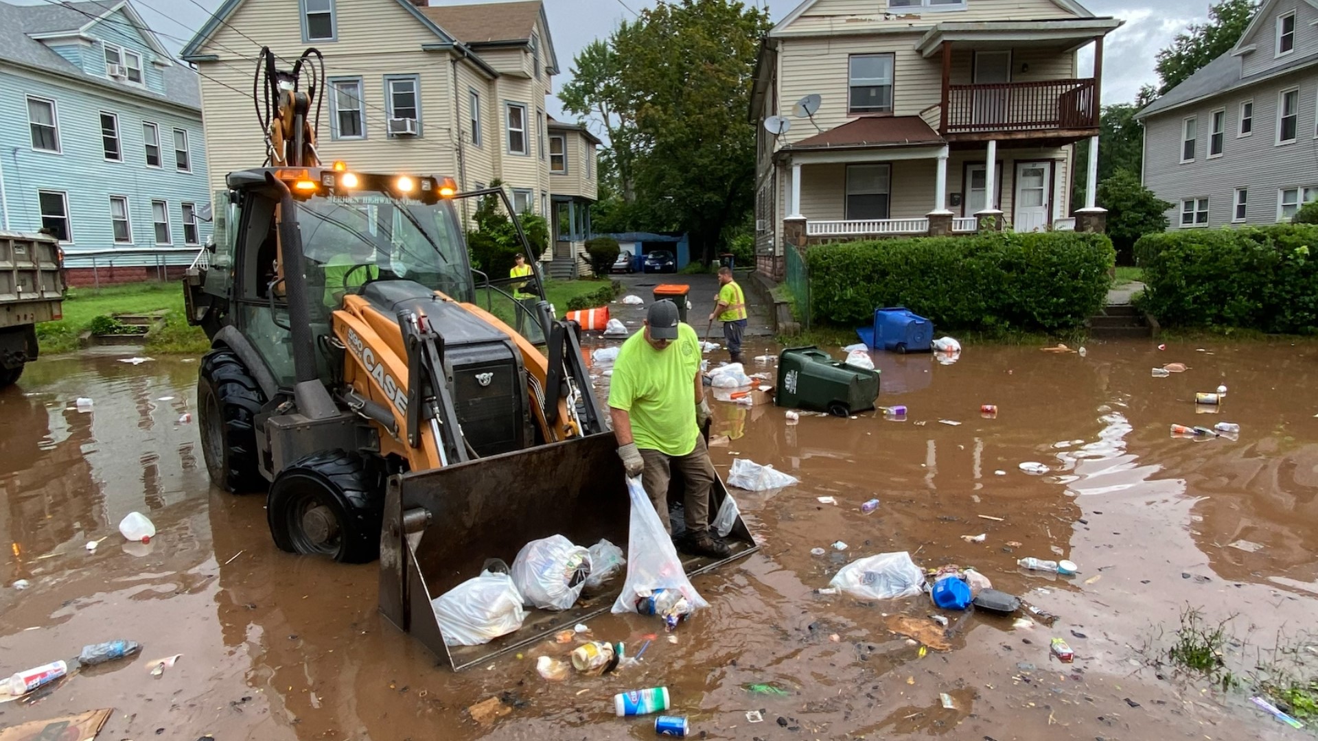 Storms passing Connecticut create flash floods, power outages | fox61.com