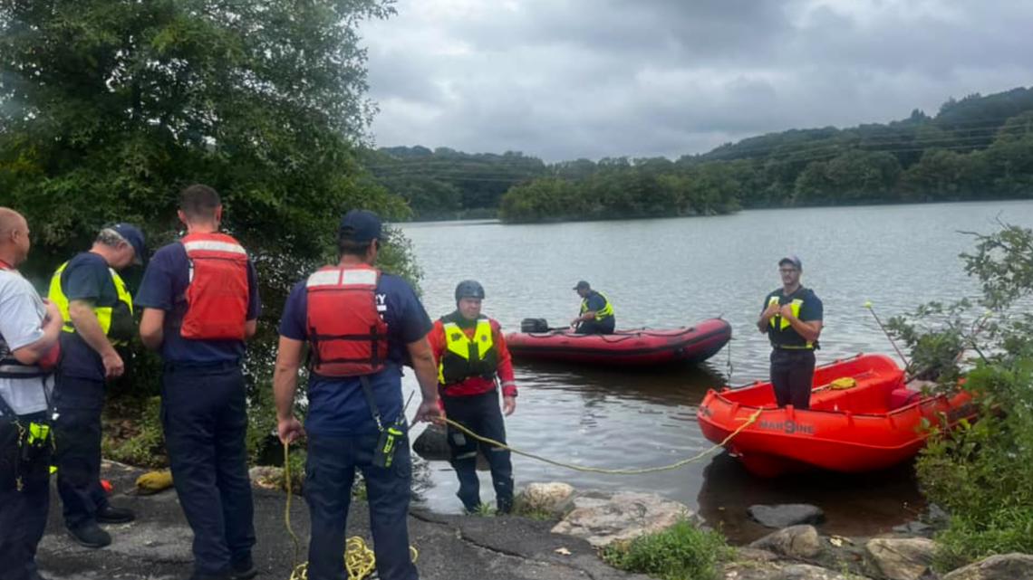 Waterbury FD conducts water rescue training | fox61.com