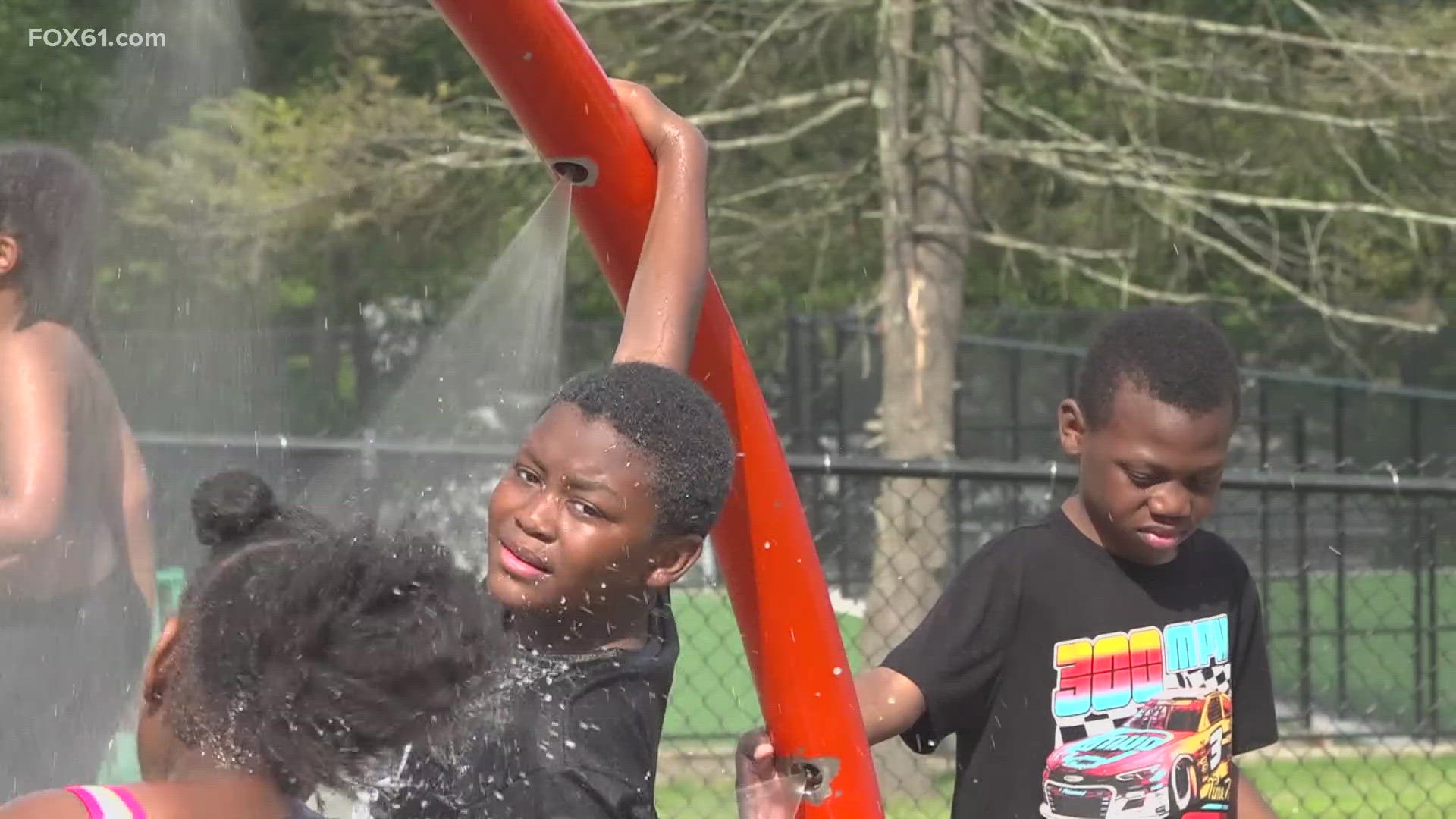 Connecticut splash pads offer cool relief amid heat | fox61.com