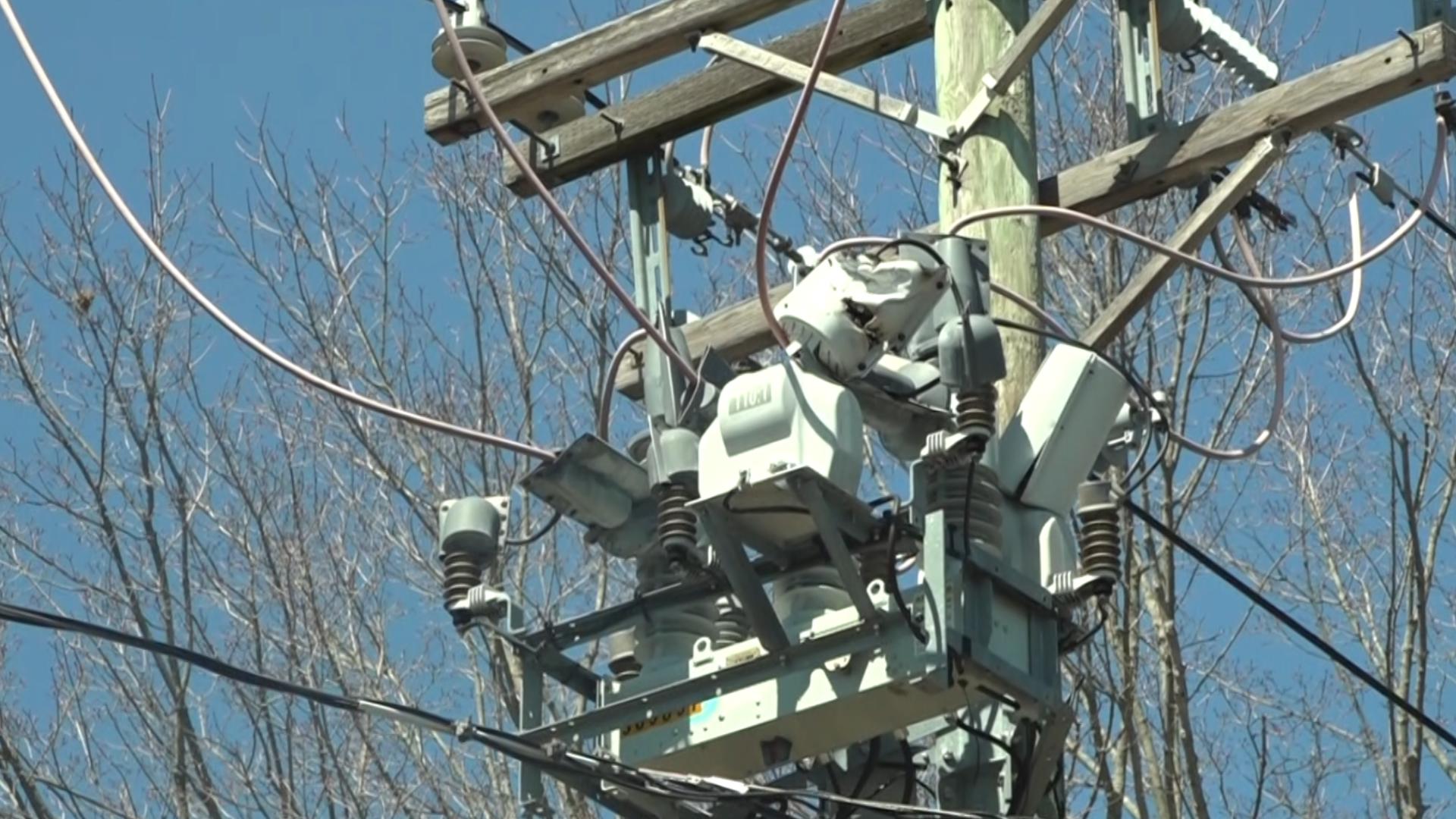 Power outages sweep across Connecticut as high winds bring down tree ...