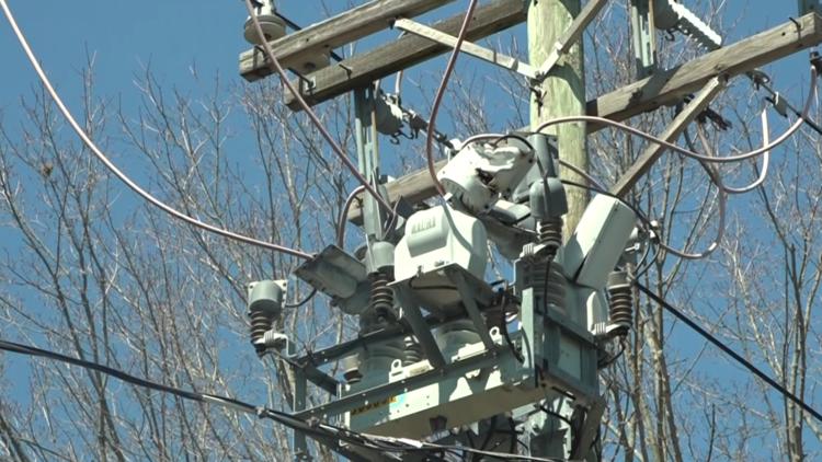 Power outages sweep across Connecticut as high winds bring down tree ...