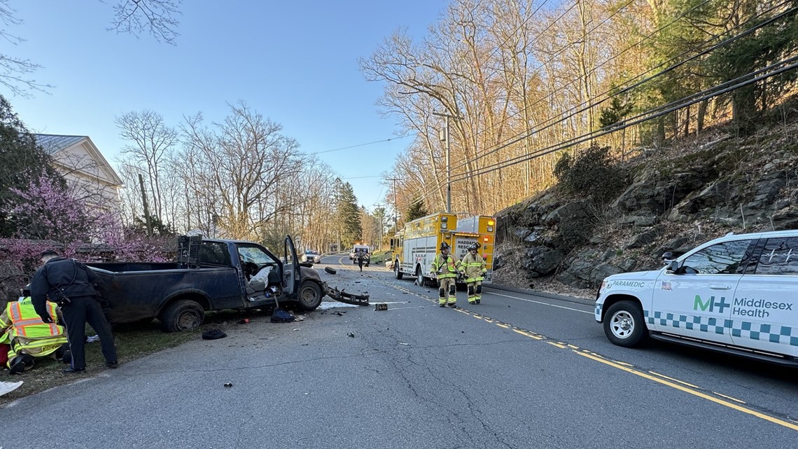 Haddam multi-vehicle crash leaves 1 dead, 2 injured: Officials | fox61.com