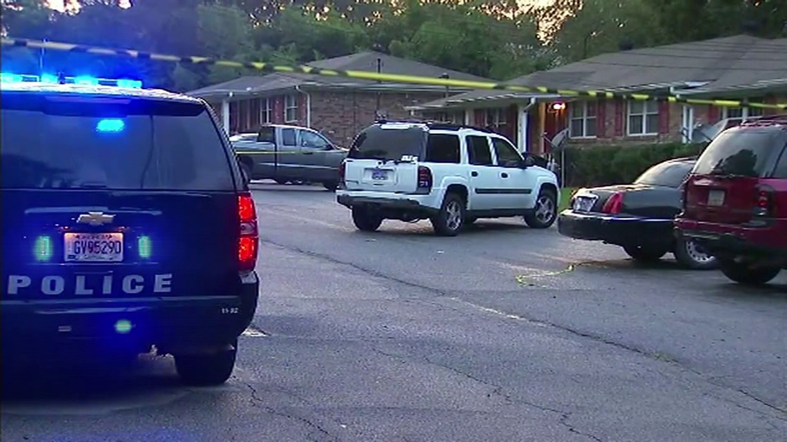 Georgia father arrested after twin girls die in hot car incident ...