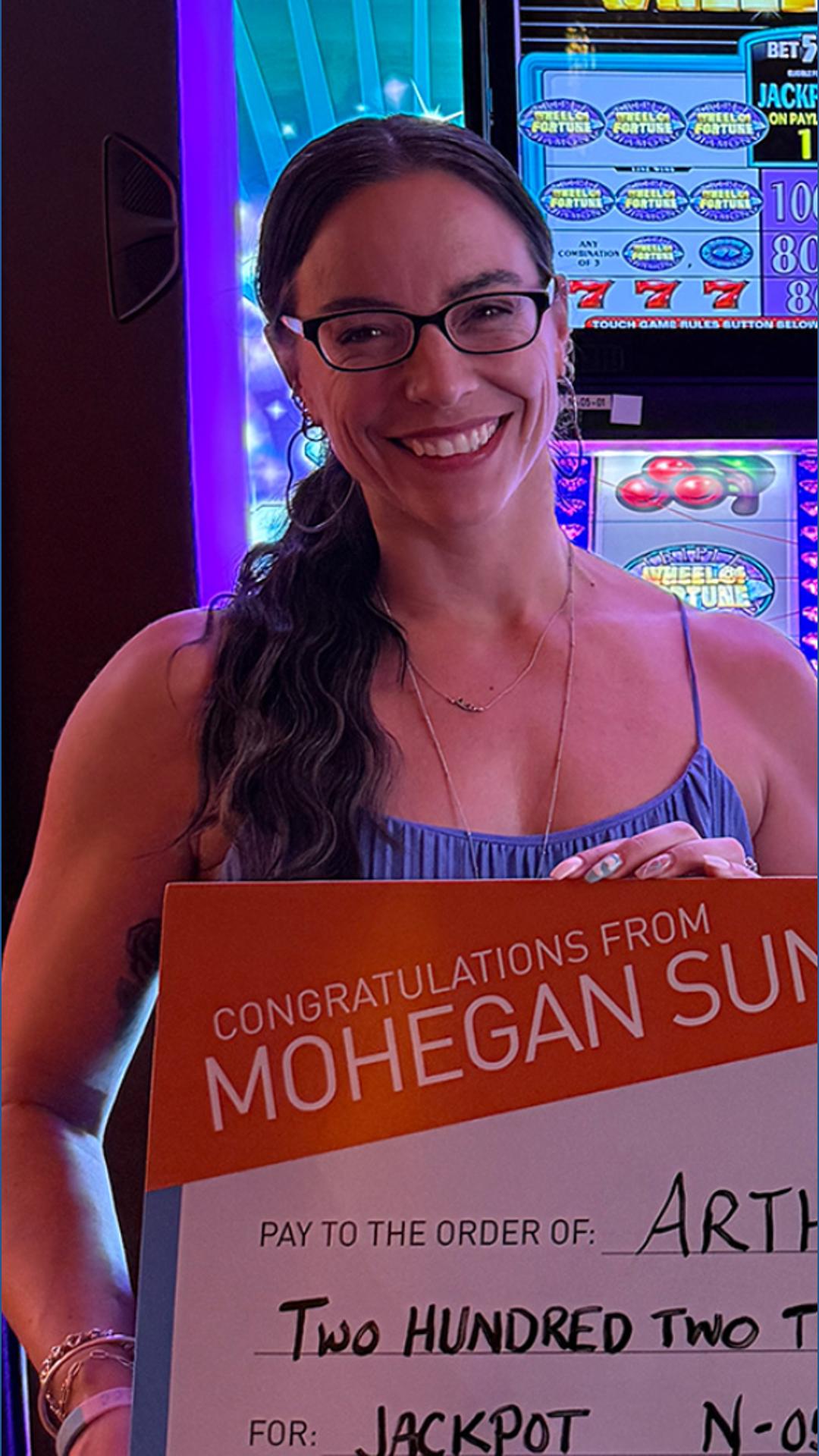3 big winners at Mohegan Sun last weekend totaled more than $550K in ...
