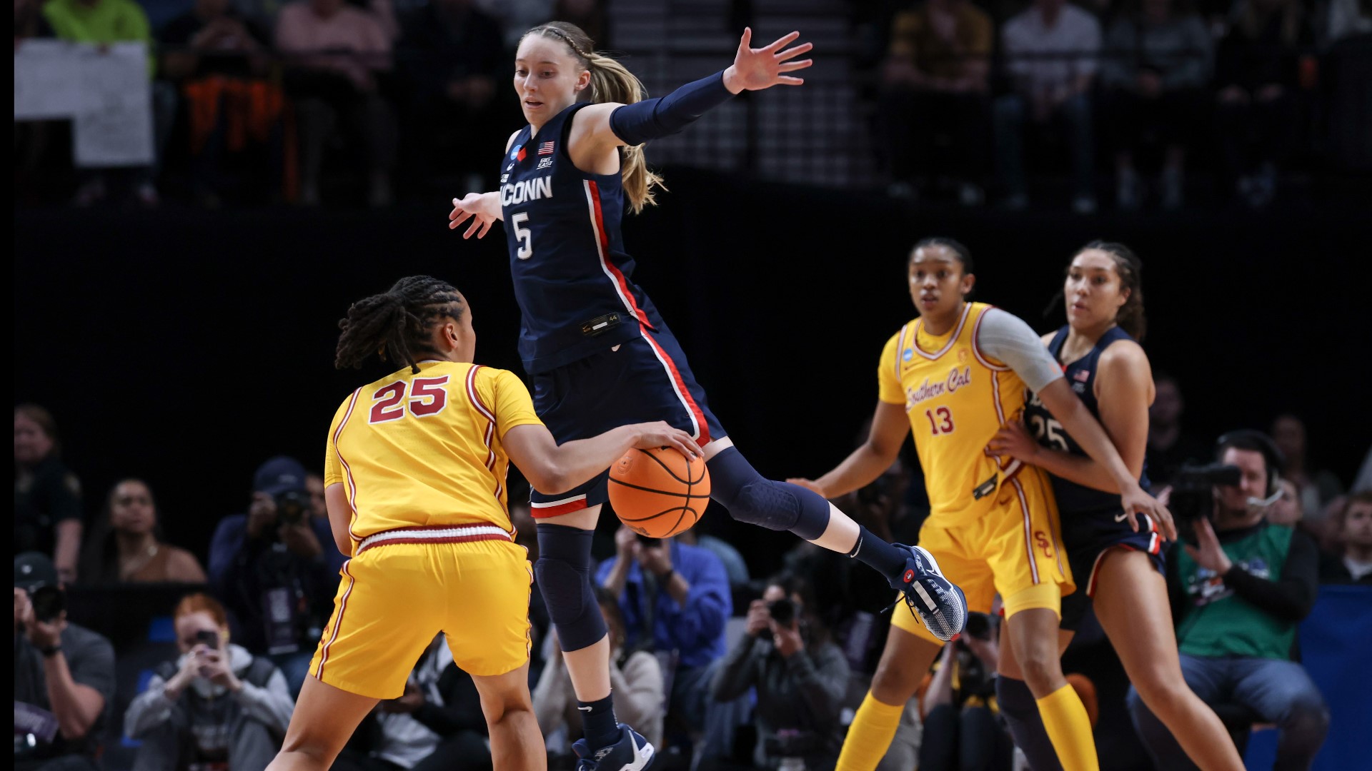 UConn vs. Iowa is the game basketball fans have anticipated | fox61.com