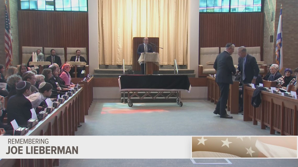 Lieberman's family gives eulogies at his funeral | fox61.com