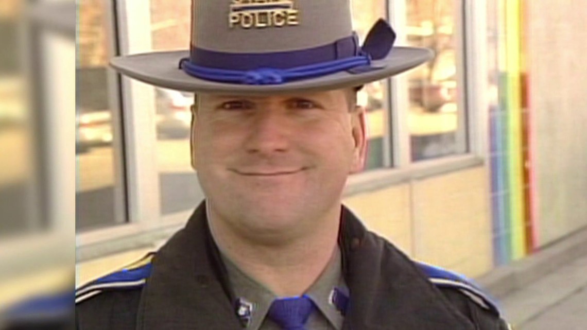 Ex-Connecticut state trooper who stole from dying crash victim loses ...