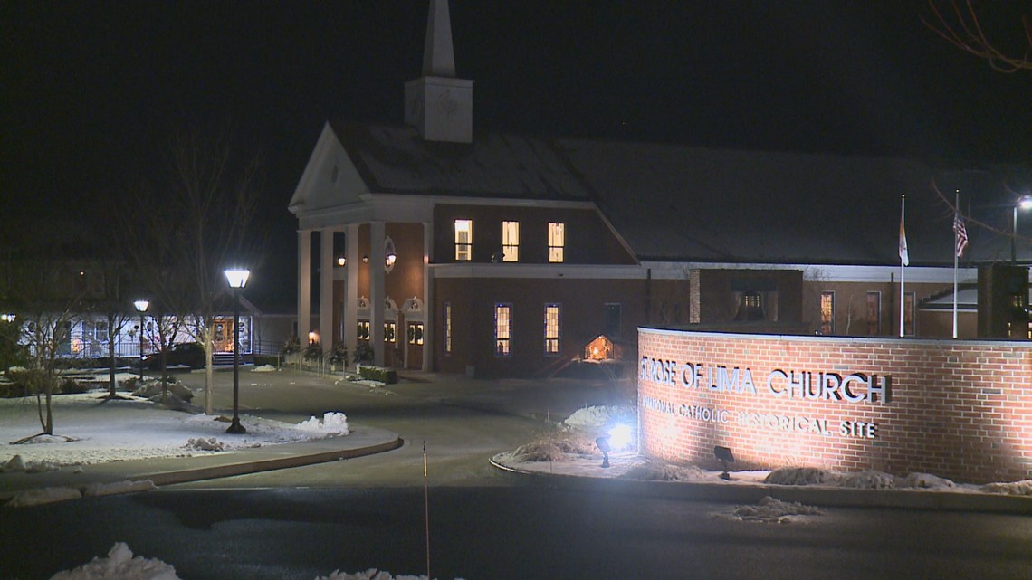 Newtown church honors victims ahead of Sandy Hook anniversary | fox61.com