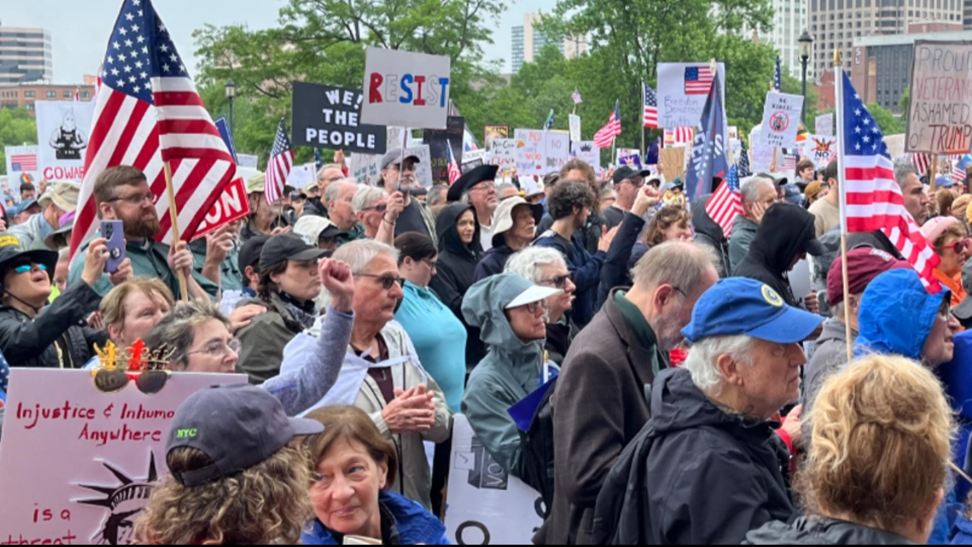 Over 10,000 ‘No Kings’ protesters peacefully gather at State Capitol in ...