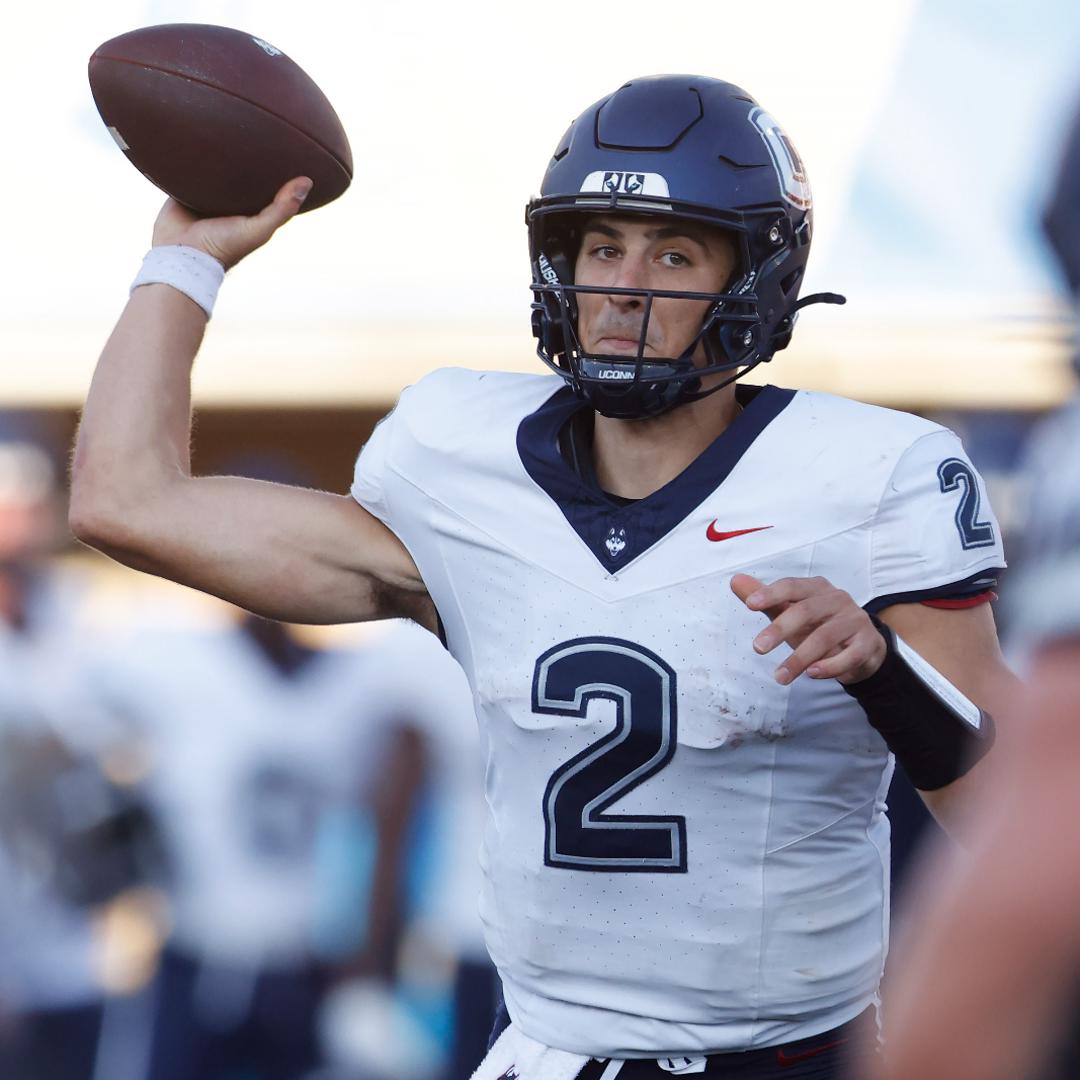UConn football overcomes epic FAU comeback, escapes with 48-45 win ...