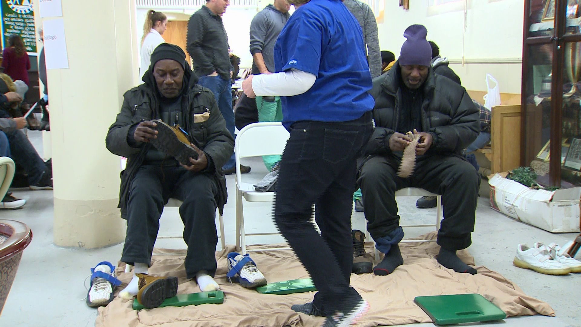 Boots for the winter distributed for Hartford’s homeless | fox61.com
