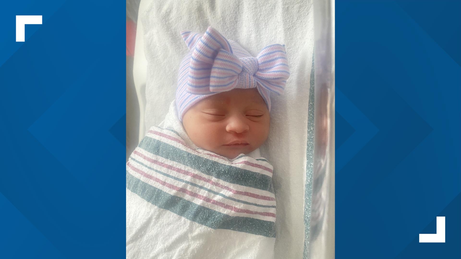 'Blizzard baby' born at Meriden hospital | fox61.com