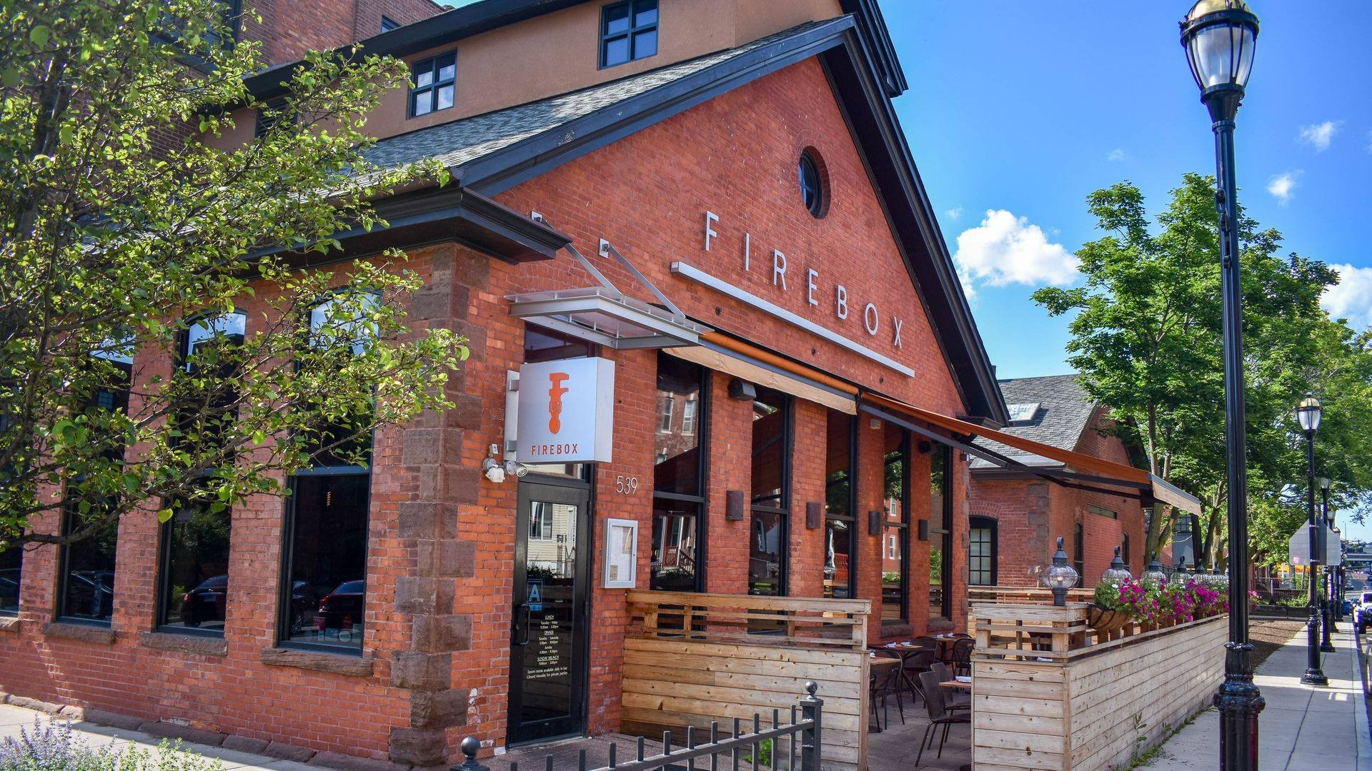 Hartford restaurant makes a come back after pandemic. | fox61.com