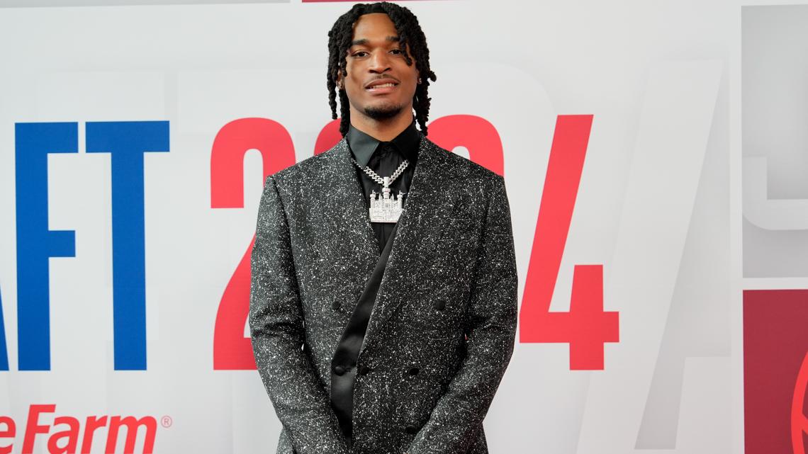 UConn guard Stephon Castle is drafted 4th overall to the San Antonio ...