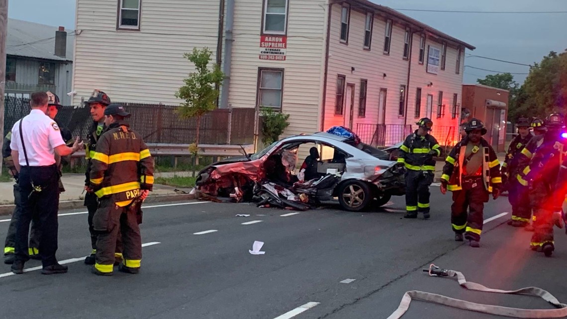 4-vehicle crash leaves multiple people seriously injured | fox61.com