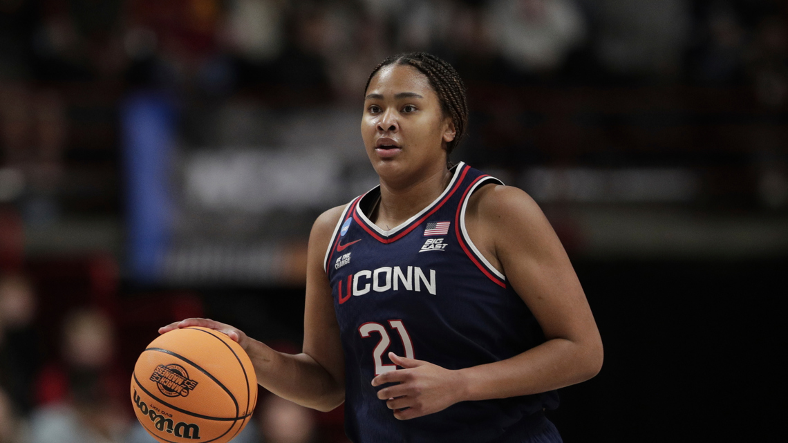 UConn's Sarah Strong wins Division I Freshman of the Year | fox61.com