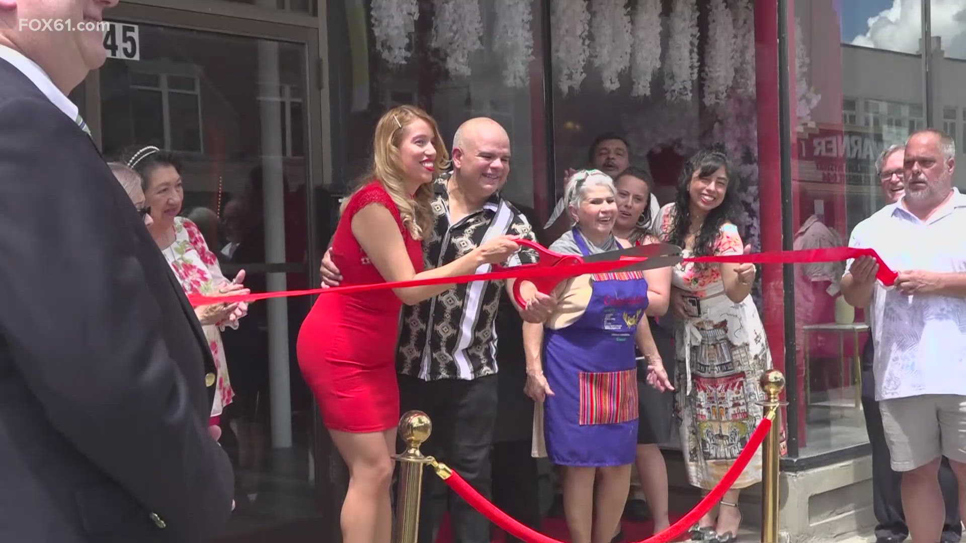 Vega’s Restaurante reopens after crash in new Torrington location ...