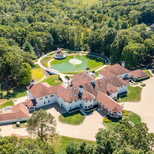 Historic Connecticut mansion lists for $9.9M | fox61.com
