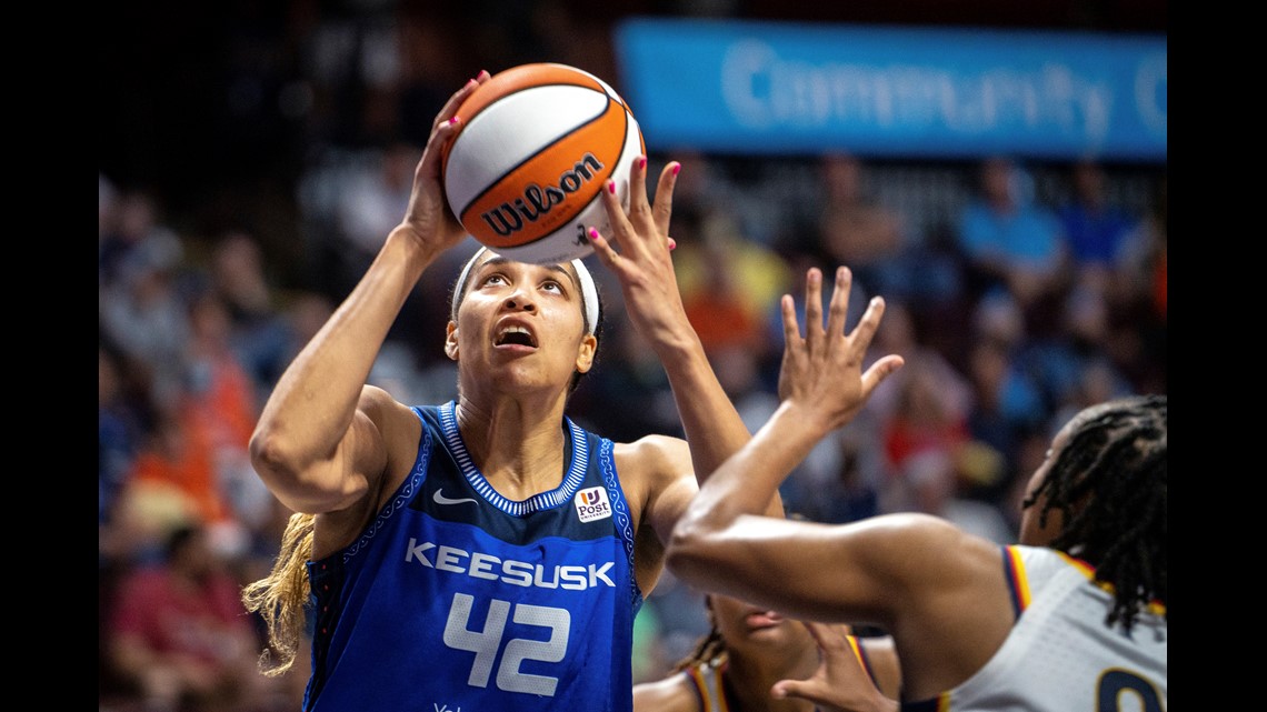 Conn. Sun defeat Indiana Fever to win 4th straight | fox61.com