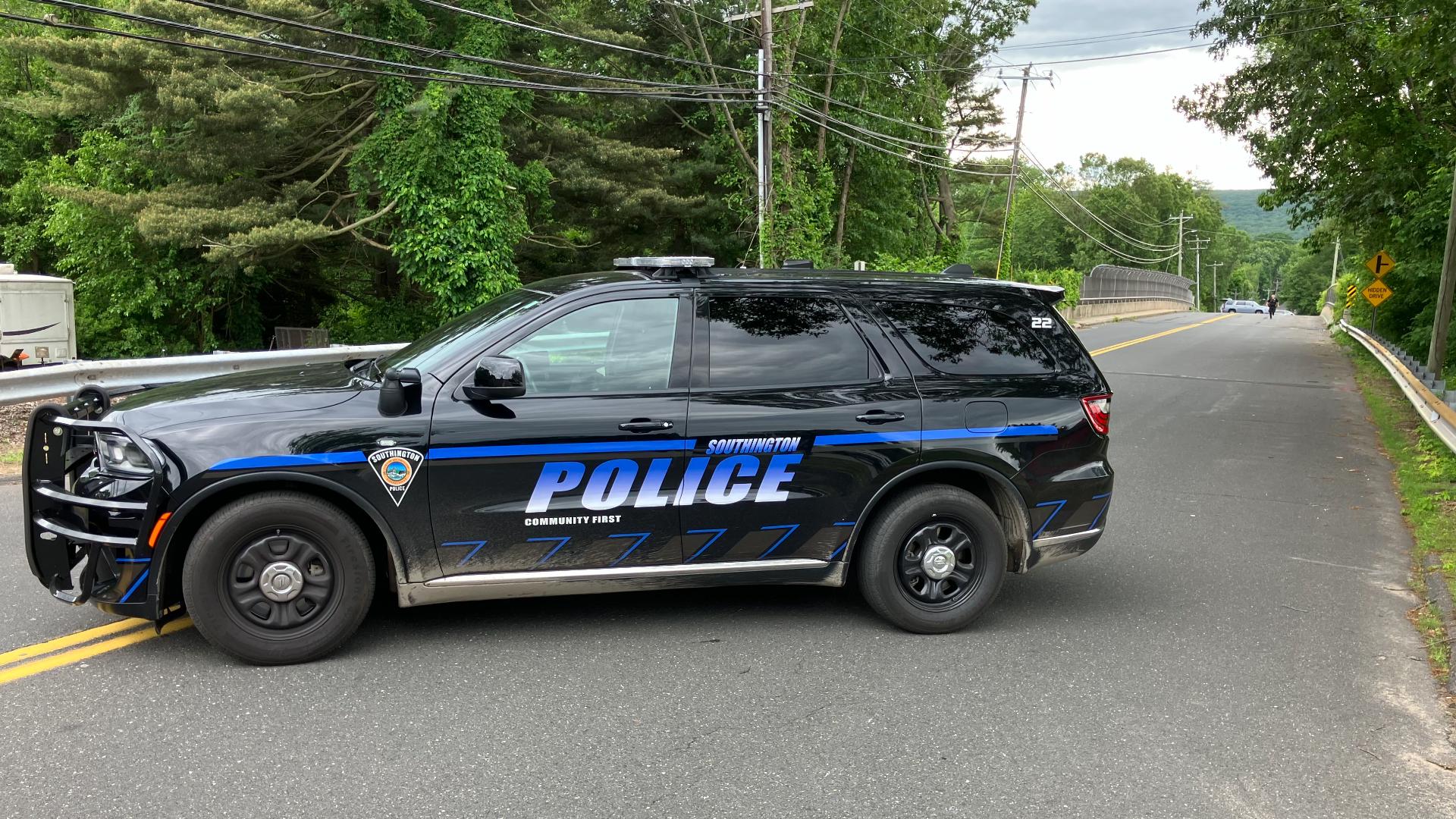 Ansonia man rams Southington cruiser, attempts to flee from officers ...