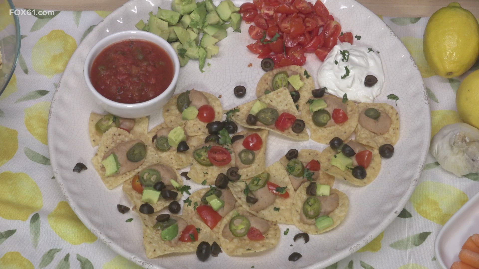 Bean and garlic nacho bites makes a healthy game day snack | fox61.com