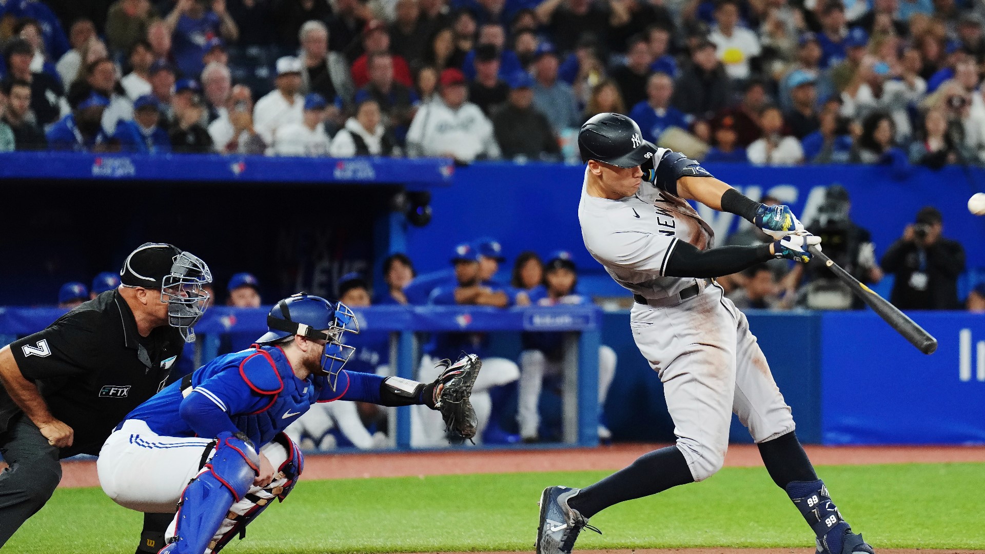 Aaron Judge hits 61st homerun | fox61.com