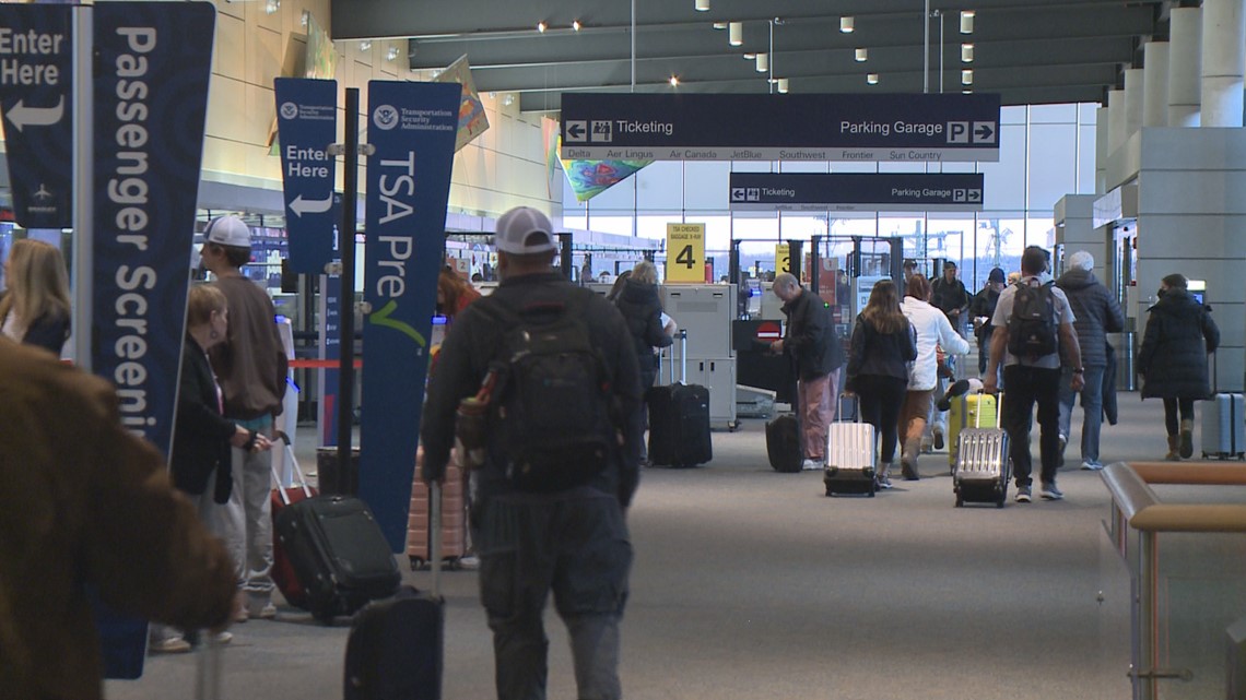 Airline disruptions at minimum on biggest travel day of the year ...