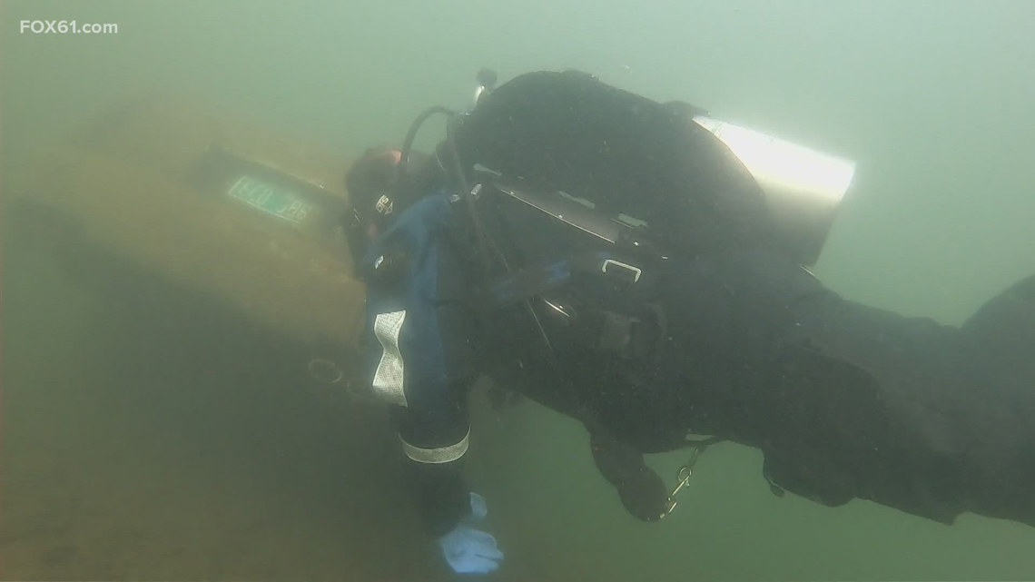 First responders take deep dive into scuba training in Portland | fox61.com