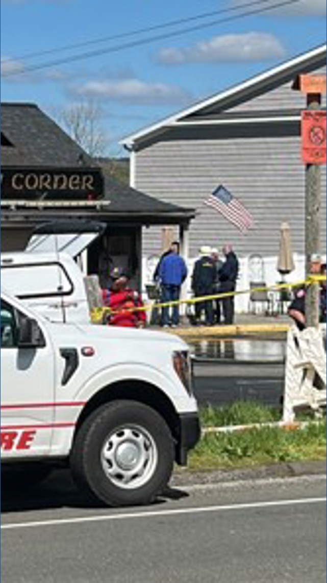 Fire damages long time restaurant in Durham, injuring one | fox61.com