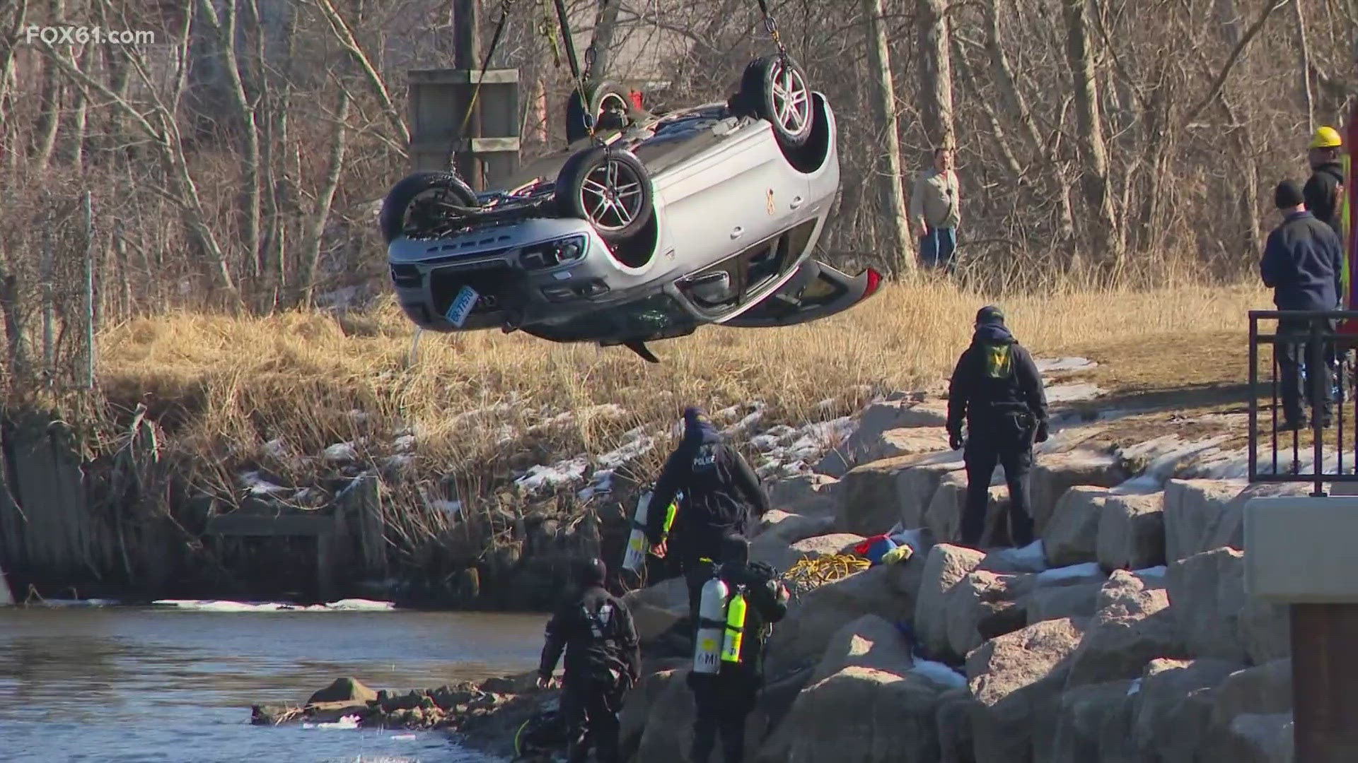 Middletown Crews Search For Vehicle Reported To Be In Connecticut River