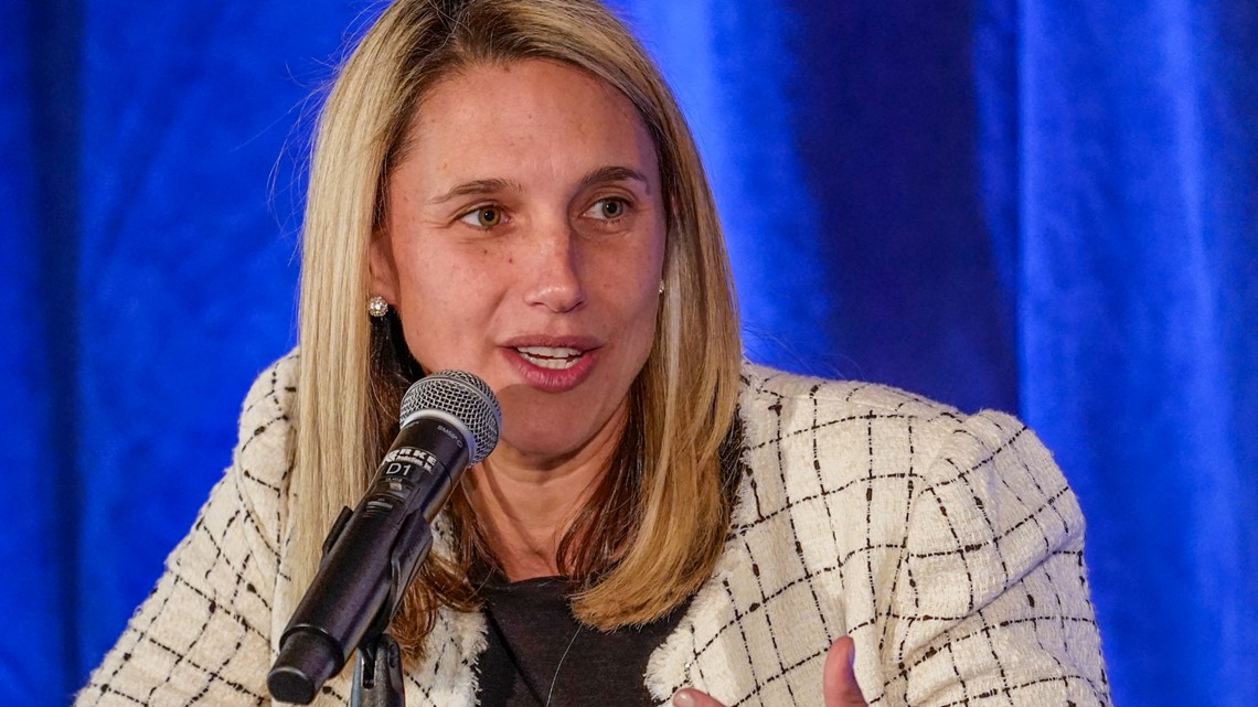 Caroline Simmons elected Stamford mayor, Bobby Valentine concedes ...