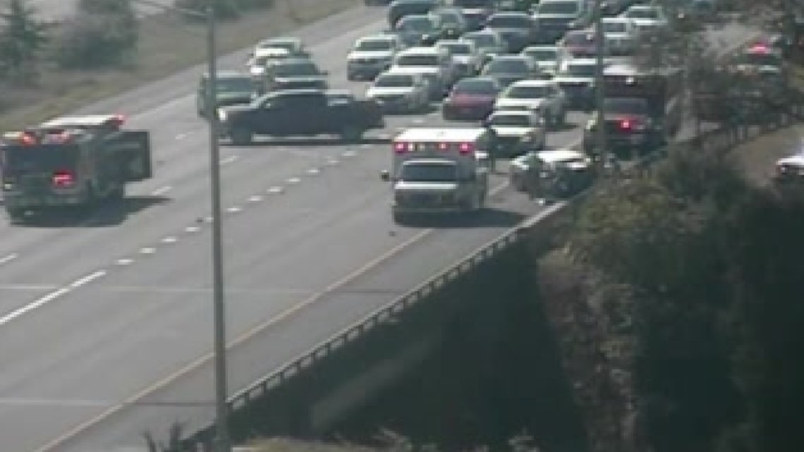 State Trooper vehicle involved in multi-vehicle crash in Groton | fox61.com