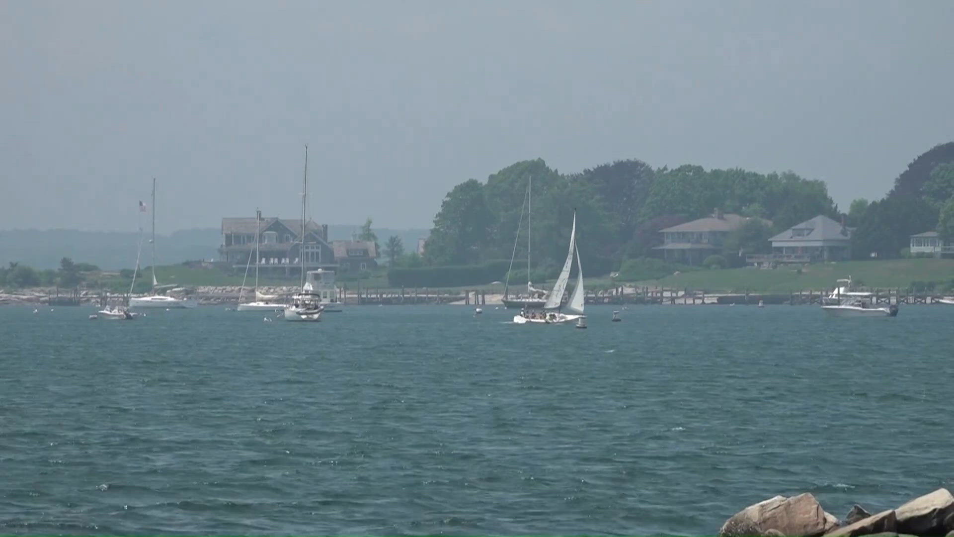 Cooler temperatures draw people to Stonington as inland Connecticut ...