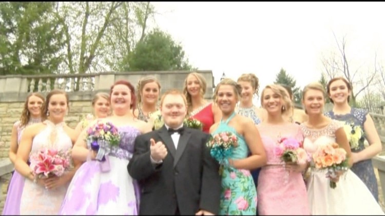Pennsylvania teen invited to prom by 37 girls crowned prom king | fox61.com