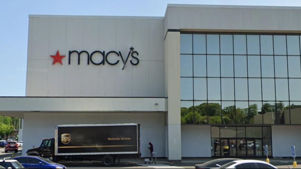 Police investigating after gunshot inside Trumbull Mall | fox61.com