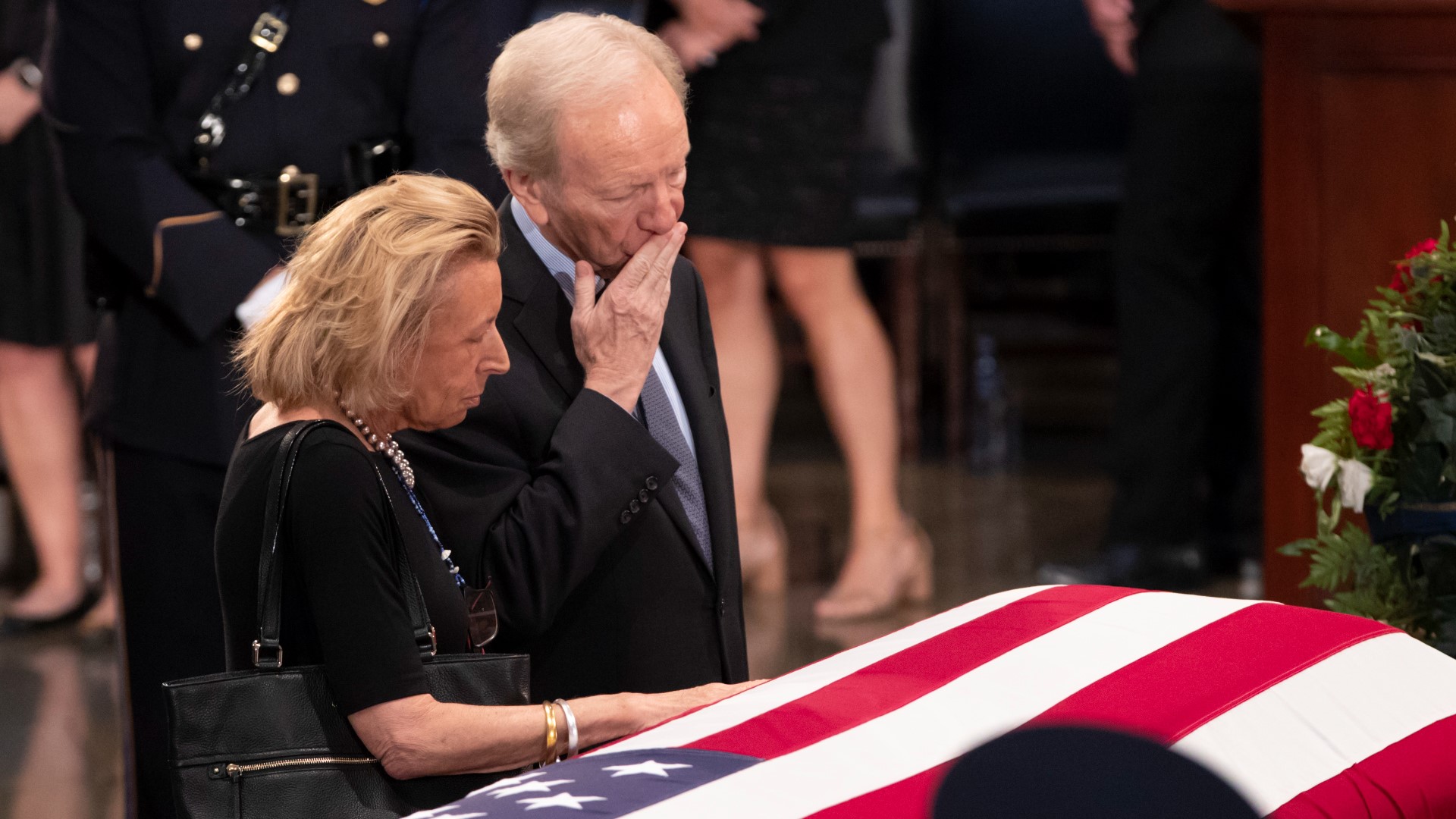 Joe Lieberman dies at age 82, according to officials | fox61.com