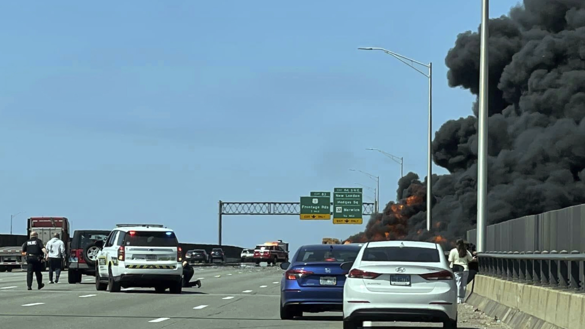 Tanker truck fire shuts down I-95 in southeastern Connecticut | fox61.com