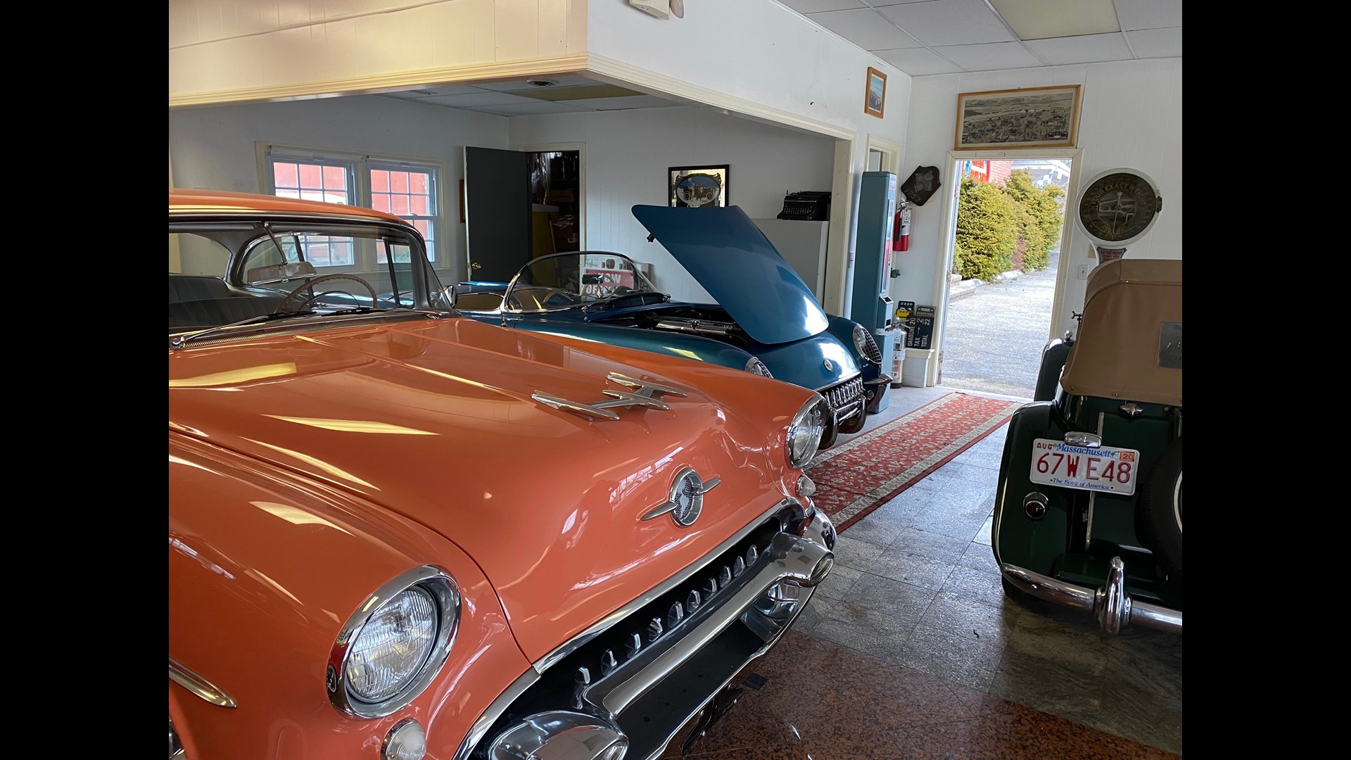 Connecticut vintage car shop restores classic vehicles | fox61.com