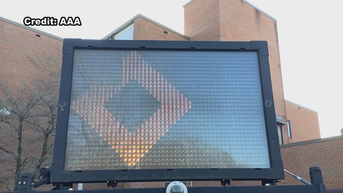 Electronic signs helping keep Connecticut roads safe | fox61.com